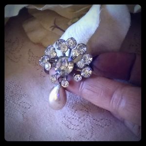 Vintage | Jewelry | Vintage Clear Rhinestone Wteardrop Dangle Brooch ...